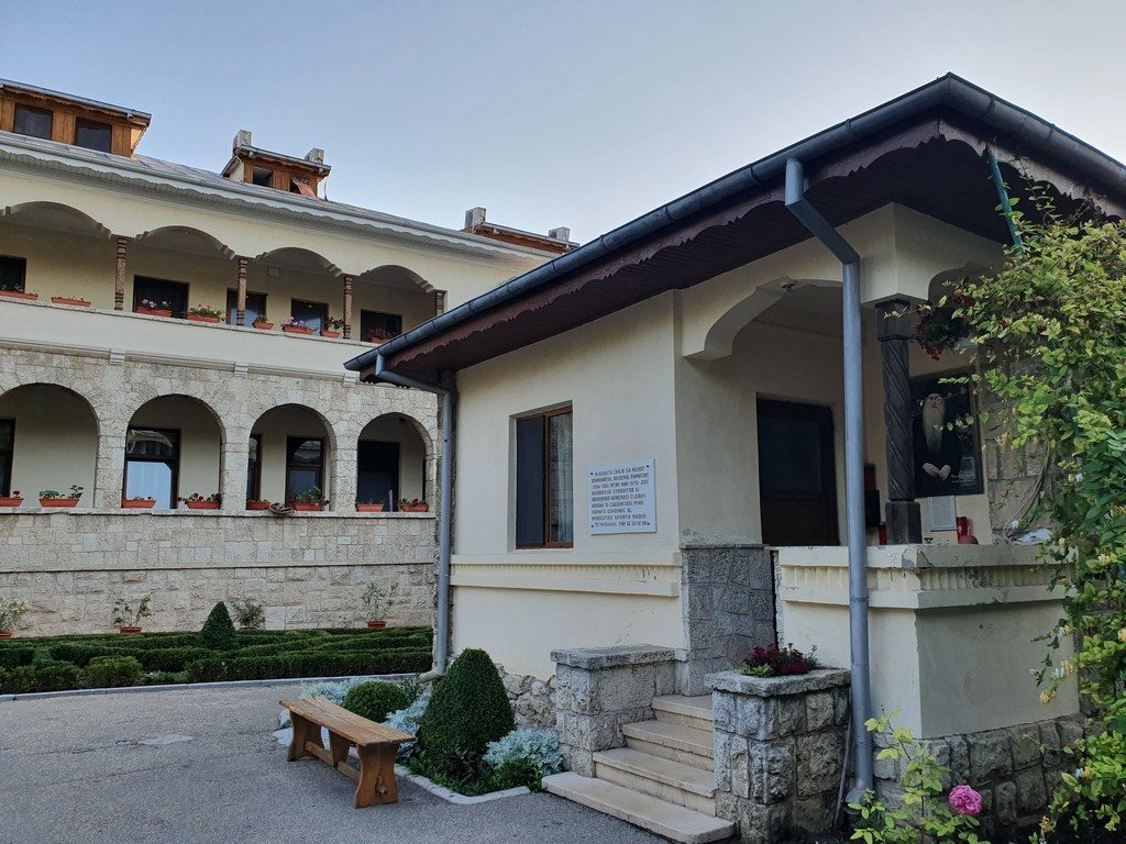 Manastirea Sfanta Maria din Techirghiol, popas pentru rugaciune, odihna ...