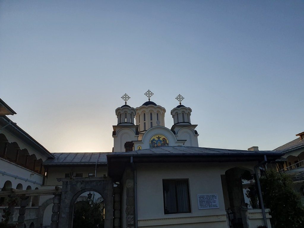 Manastirea Sfanta Maria din Techirghiol, popas pentru rugaciune, odihna ...